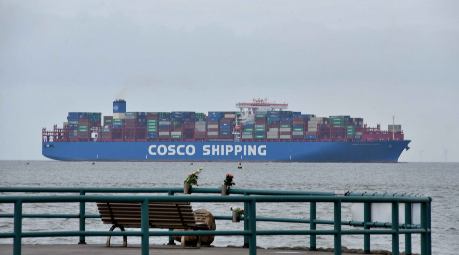 Schiffe in und vor Hooksiel - Hooksiel-life: Vom Leben an der Küste