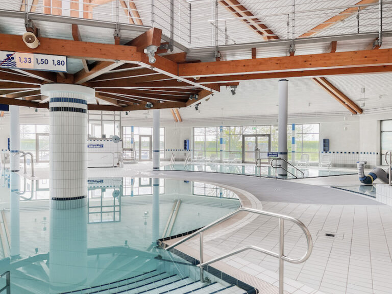 Bad und Sauna der "Friesland-Therme" ab heute wieder geöffnet